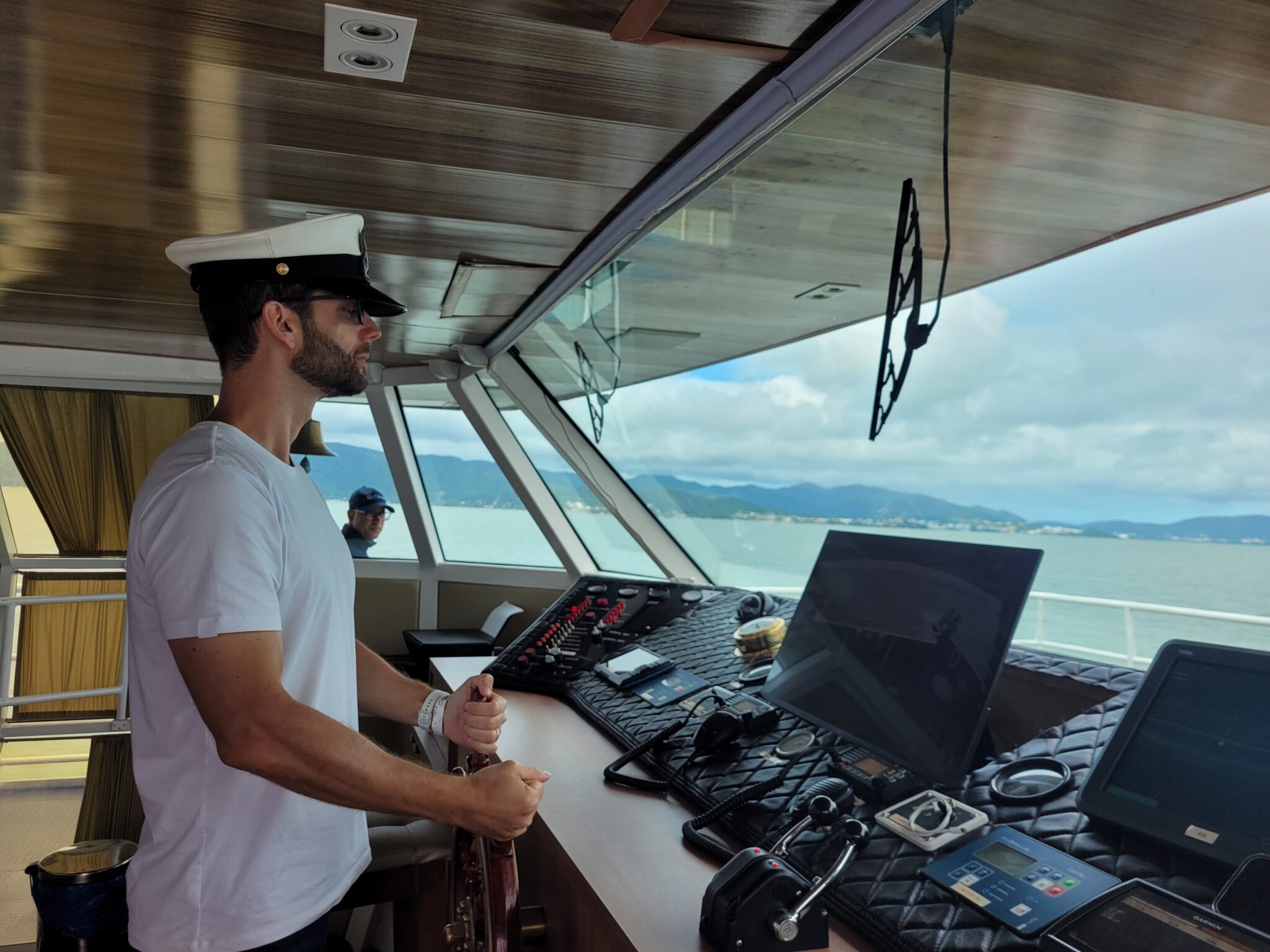 Passeio de Catamarã em Florianópolis: como é a experiência?